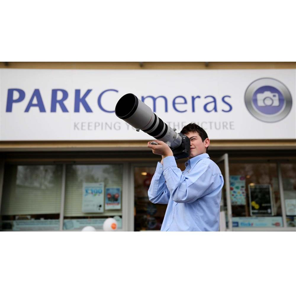 Ourfriday | Canon EF 200-400mm f/4L IS USM Lens With Built in 1.4x Extender